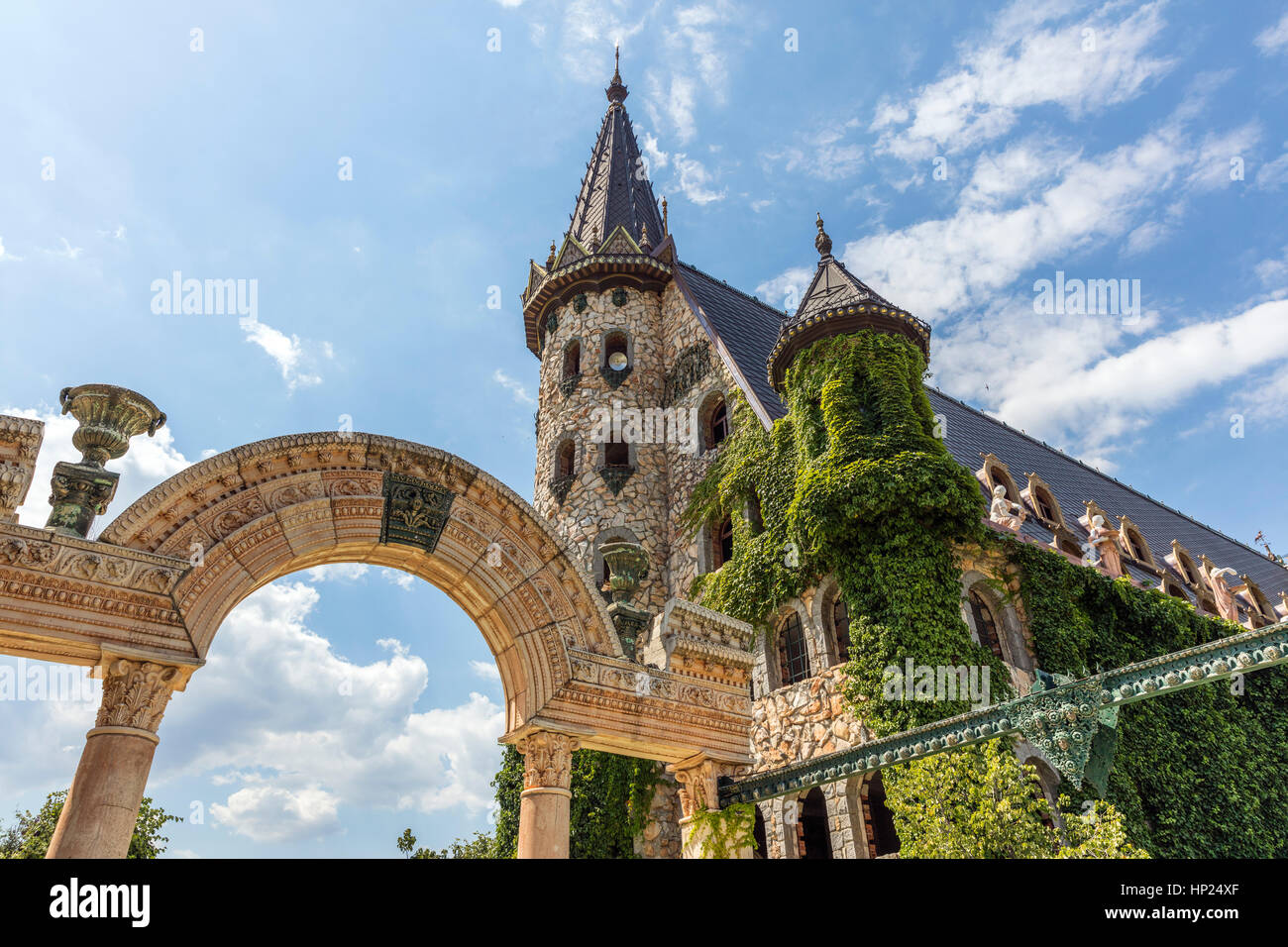 Ravadinovo castle bulgaria hi-res stock photography and images - Alamy