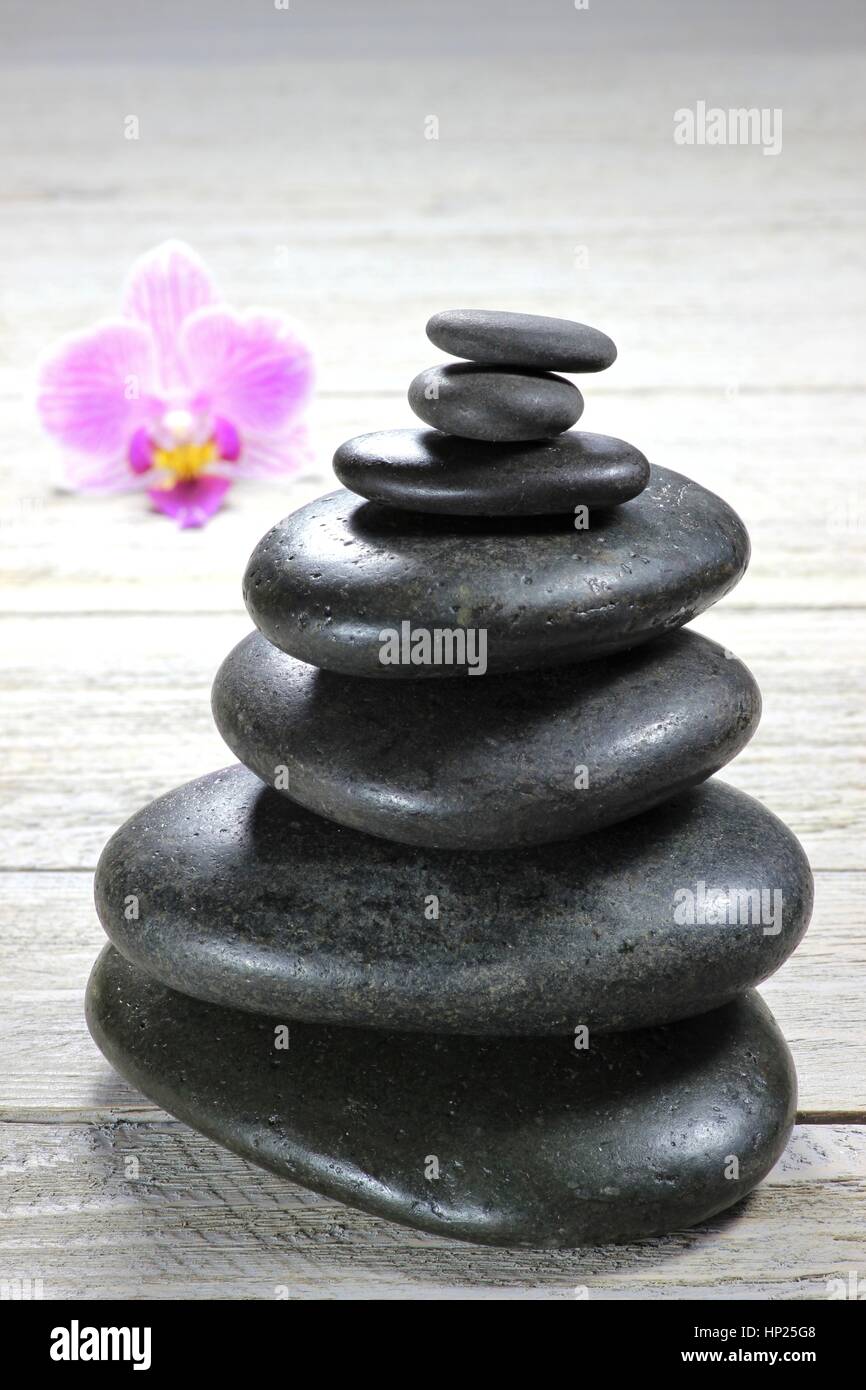Hot stone massage hi-res stock photography and images - Alamy
