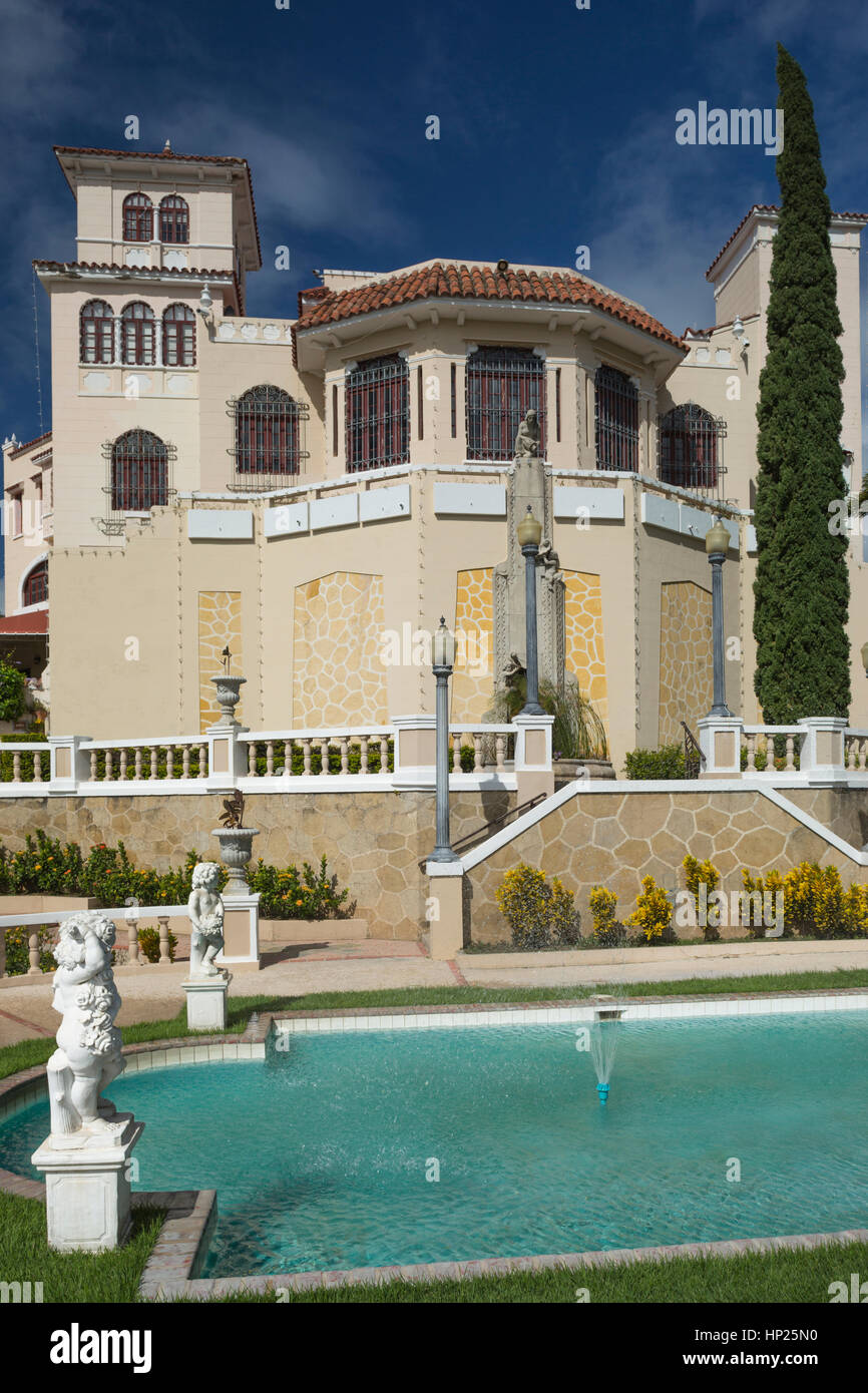 Ponce puerto rico castillo serralles hi-res stock photography and ...