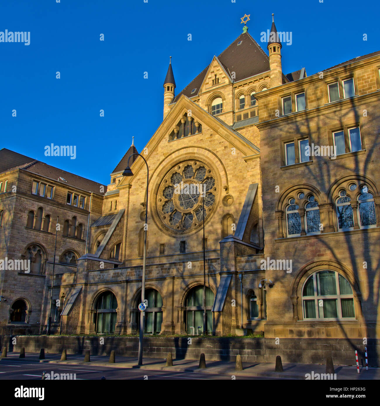 Synagog hi-res stock photography and images - Alamy