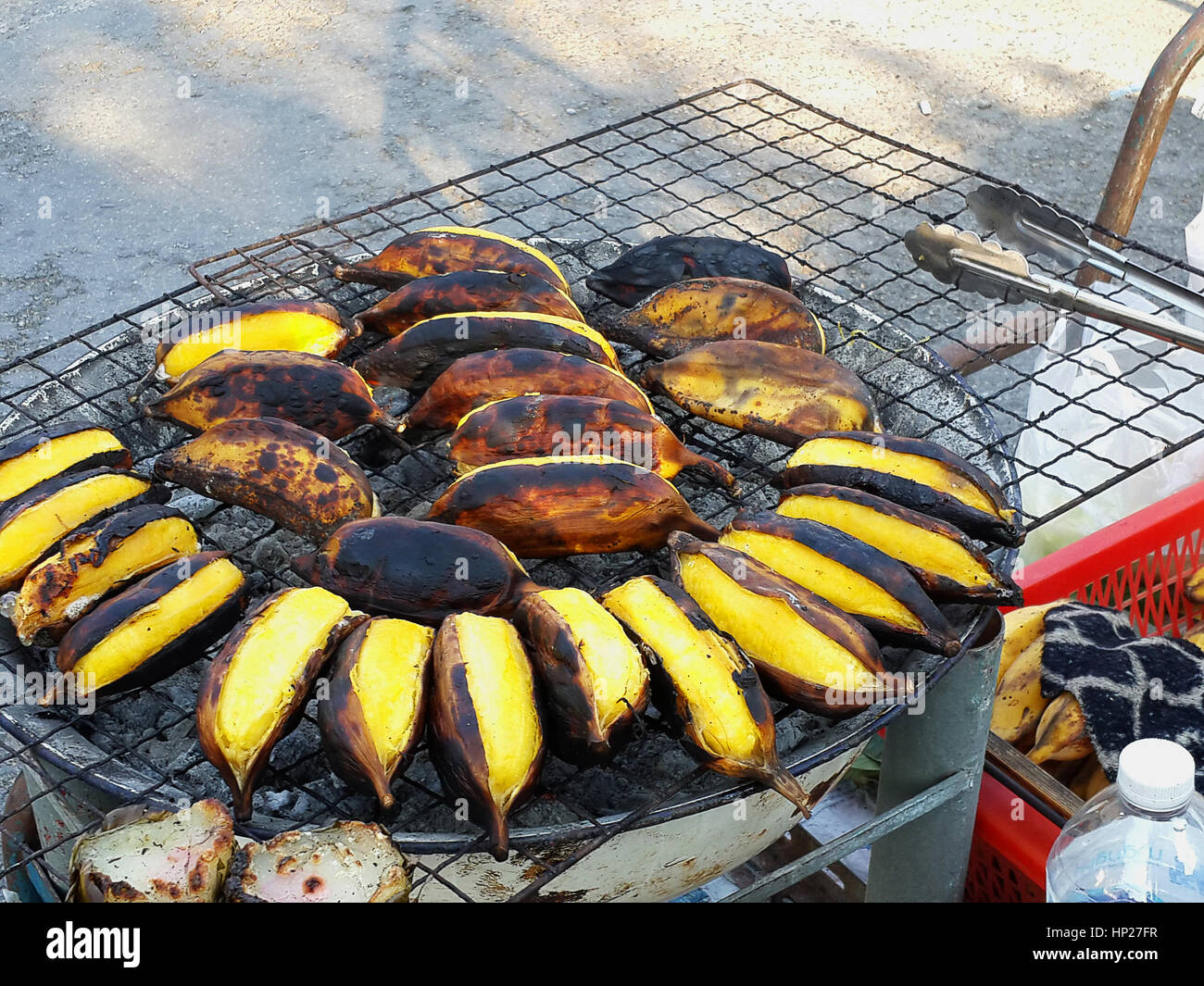 Roasted silver bluggoe bananas on the stove charcoal ancient recipes ...