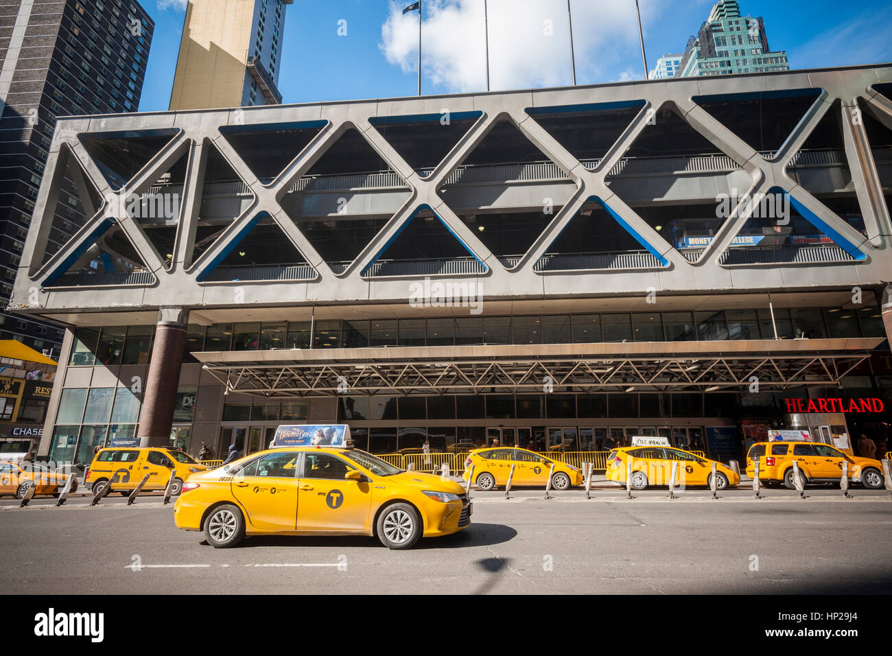 Long distance buses hi-res stock photography and images - Alamy
