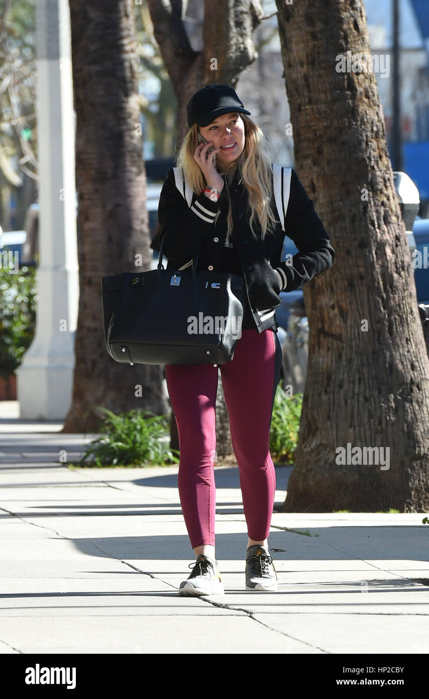 Hilary Duff looks sporty on her arrival at the gym for a workout ...