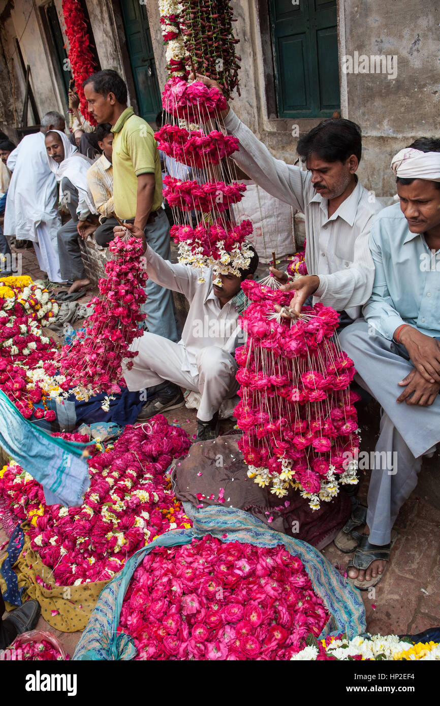 Indian flower market varanasi india hi-res stock photography and images ...