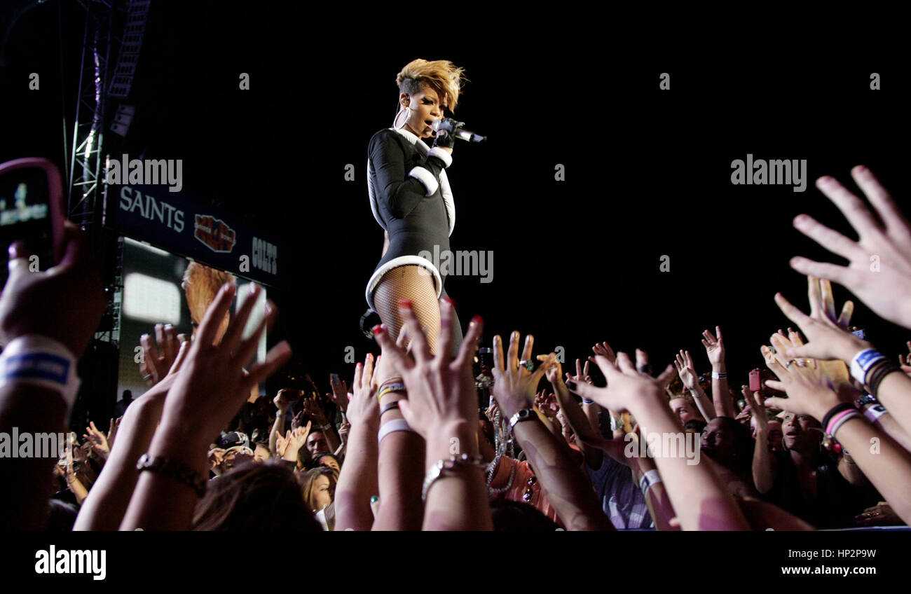 Rihanna concert hi-res stock photography and images - Alamy