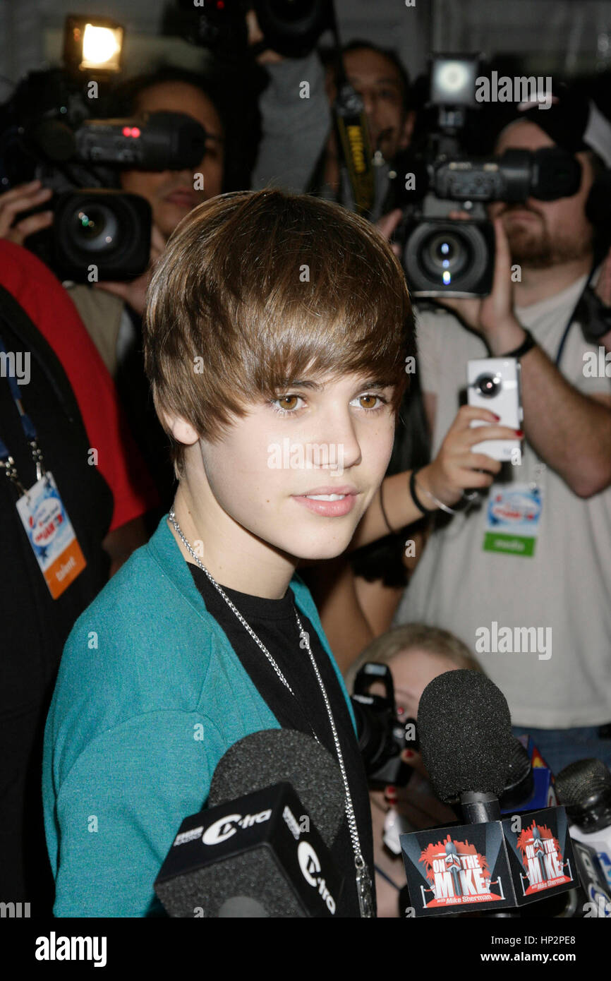 Justin Bieber at the Pepsi Super Bowl Fan Jam on February 4, 2010 in ...