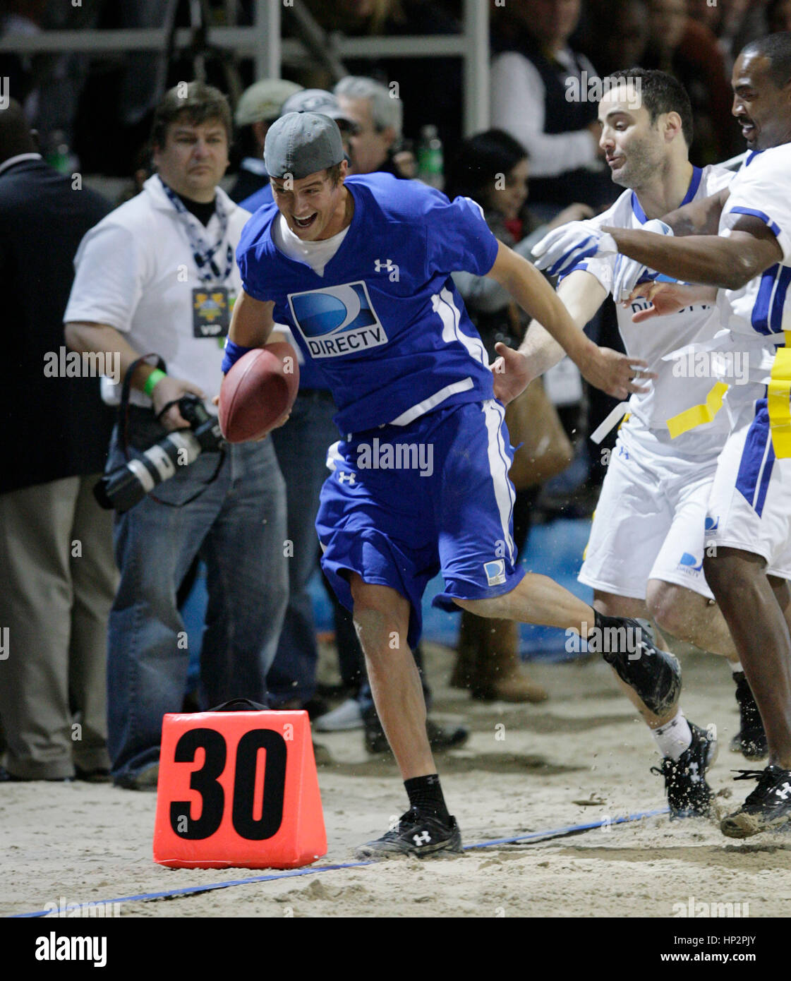 Josh duhamel football hi-res stock photography and images - Alamy