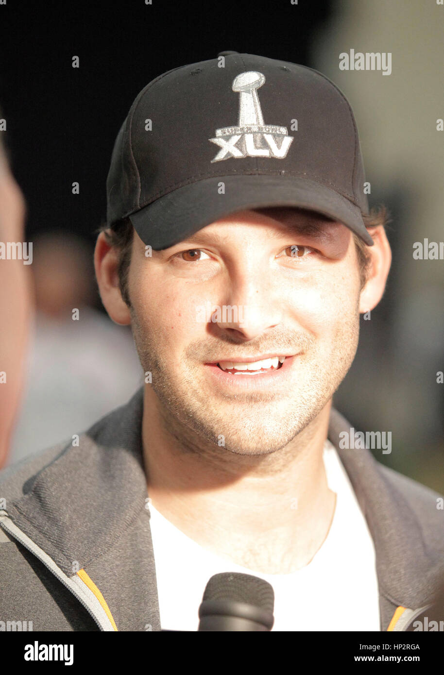 Dallas cowboys quarterback tony romo hi-res stock photography and ...
