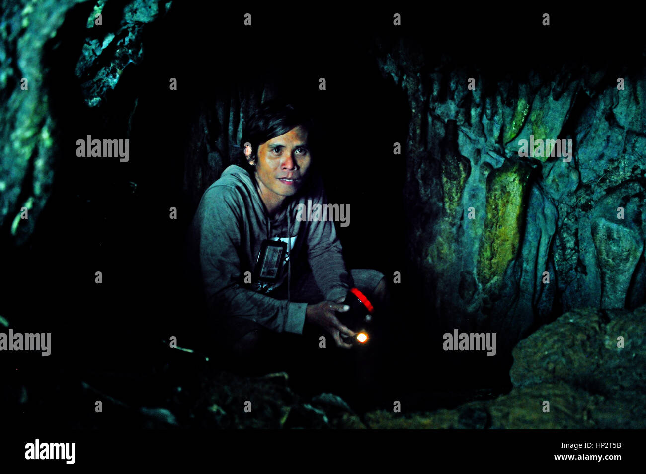Exploring the Omang Cave, Bicol, Philippines Stock Photo - Alamy
