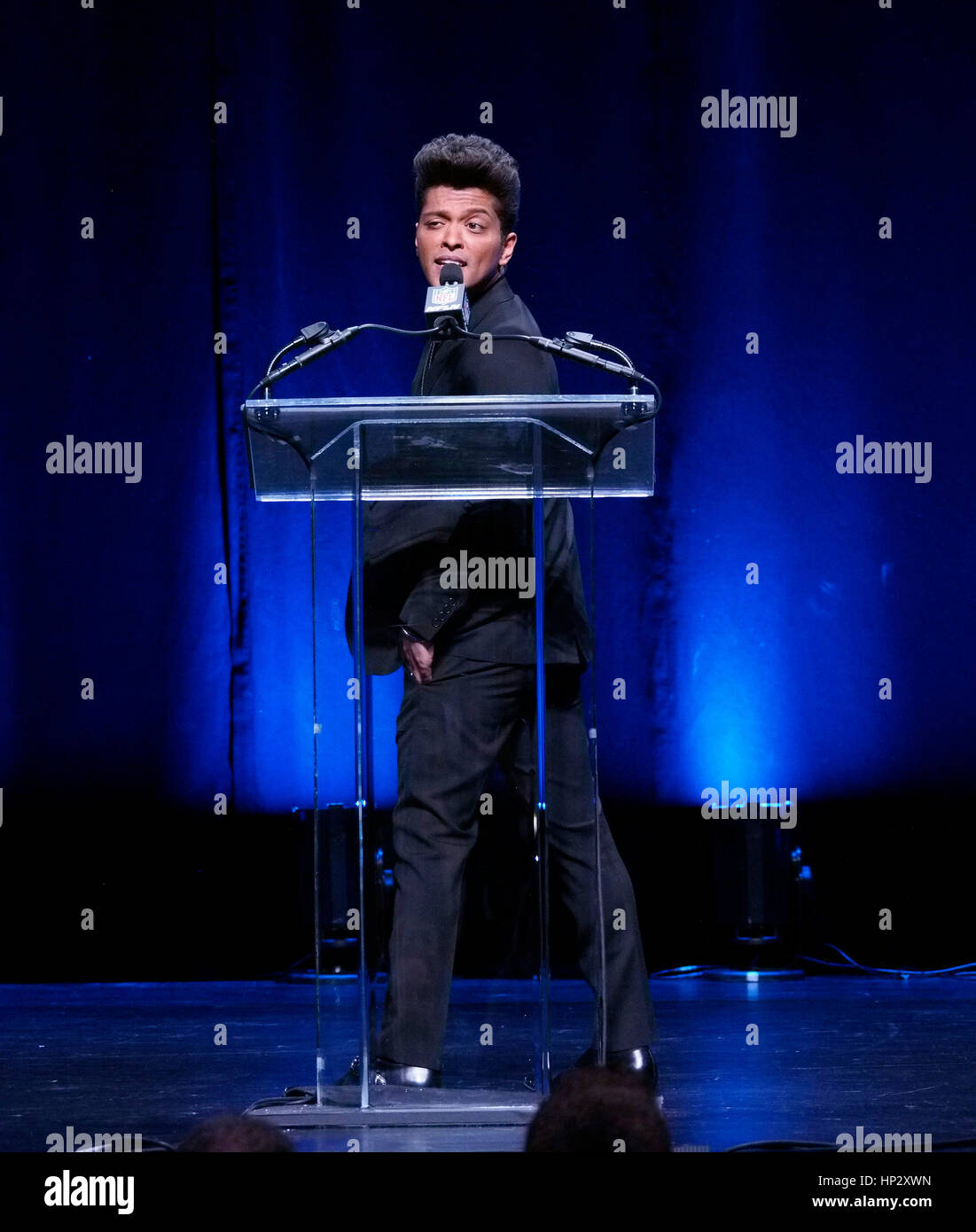 2014 super bowl halftime hi-res stock photography and images - Alamy