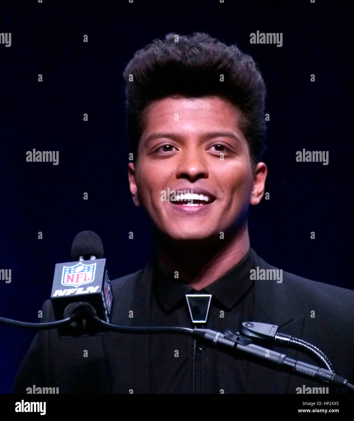 2014 super bowl halftime hi-res stock photography and images - Alamy