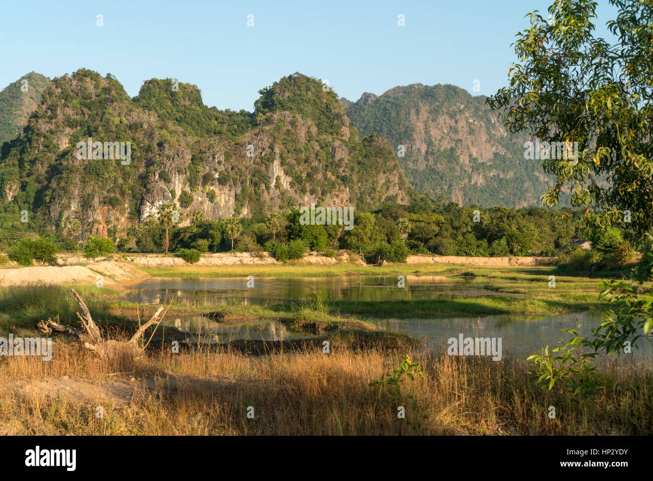 Karst landschaft hi-res stock photography and images - Alamy