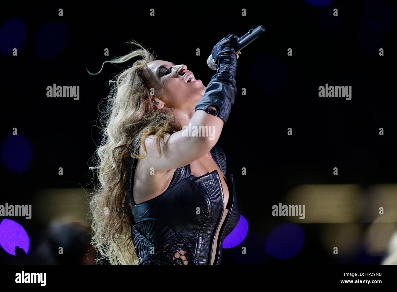 Beyonce performs at the half-time show at Super Bowl XLVII in New ...
