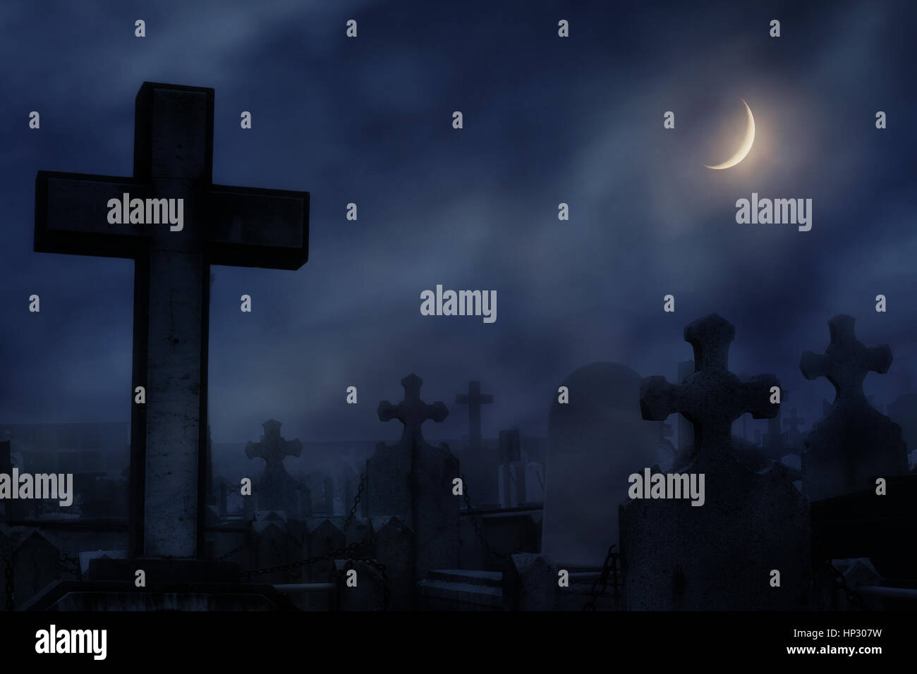 Scary cemetery hi-res stock photography and images - Alamy