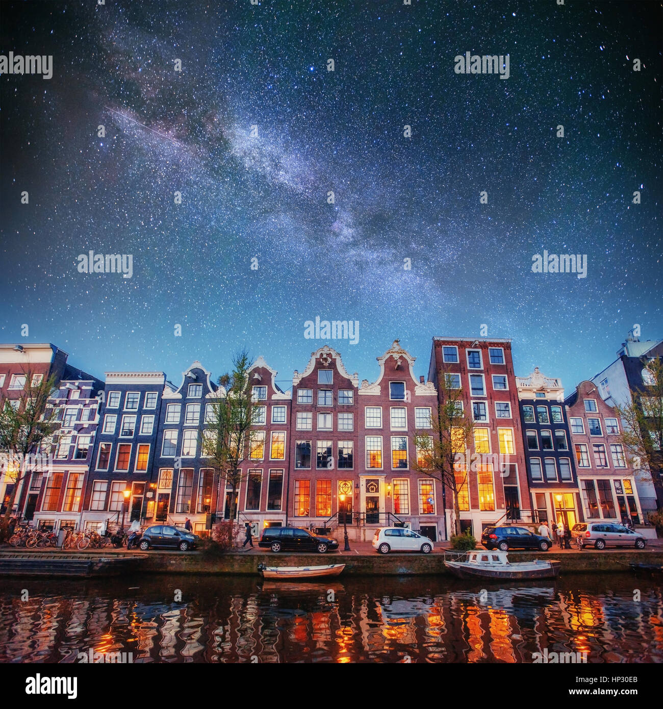 Building illuminati hi-res stock photography and images - Alamy