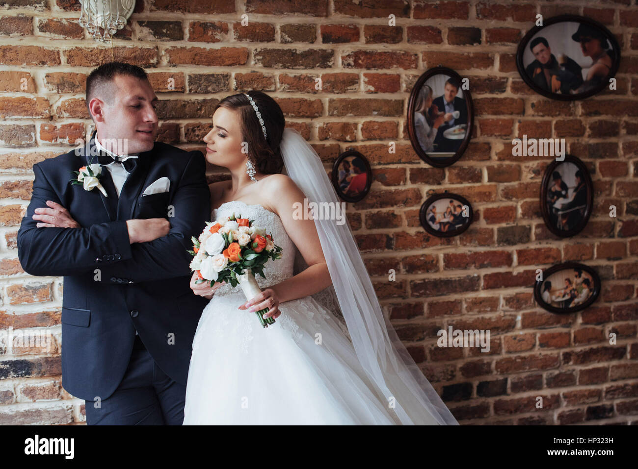 Bride and groom Couple on their wedding day Stock Photo - Alamy