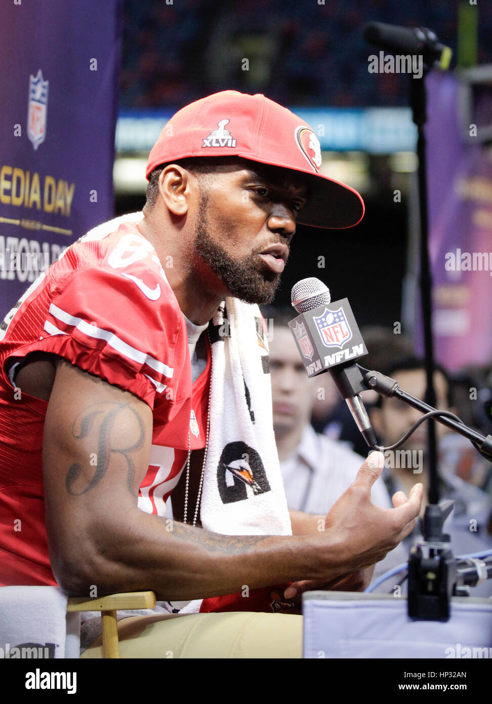 San Francisco 49ers Randy Moss talks to reporters at the Super Bowl ...