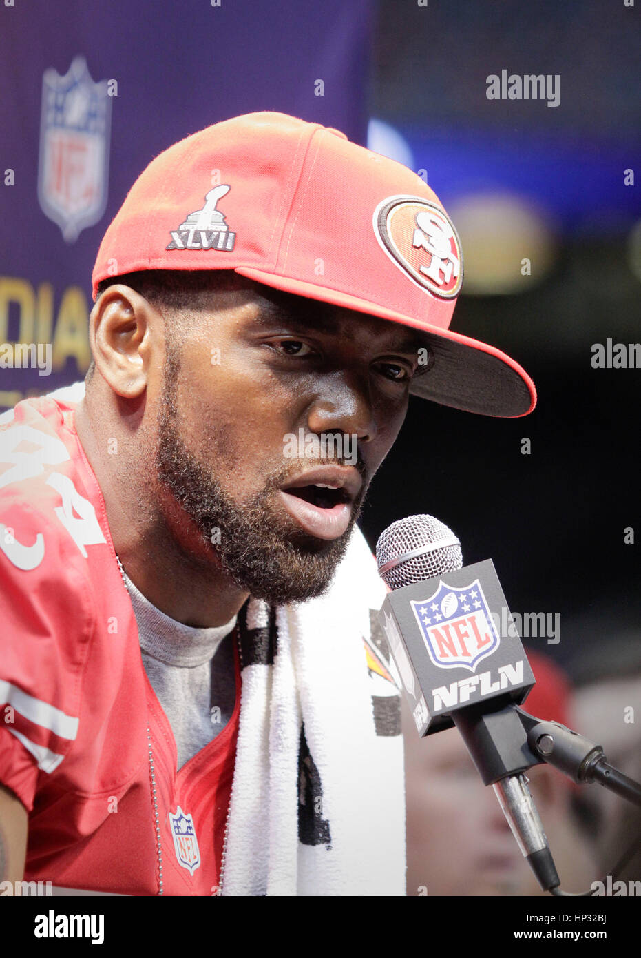San Francisco 49ers Randy Moss talks to reporters at the Super Bowl ...