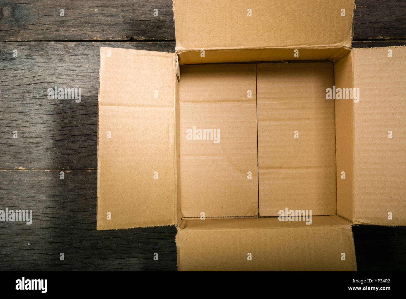 View from inside cardboard box hi-res stock photography and images - Alamy