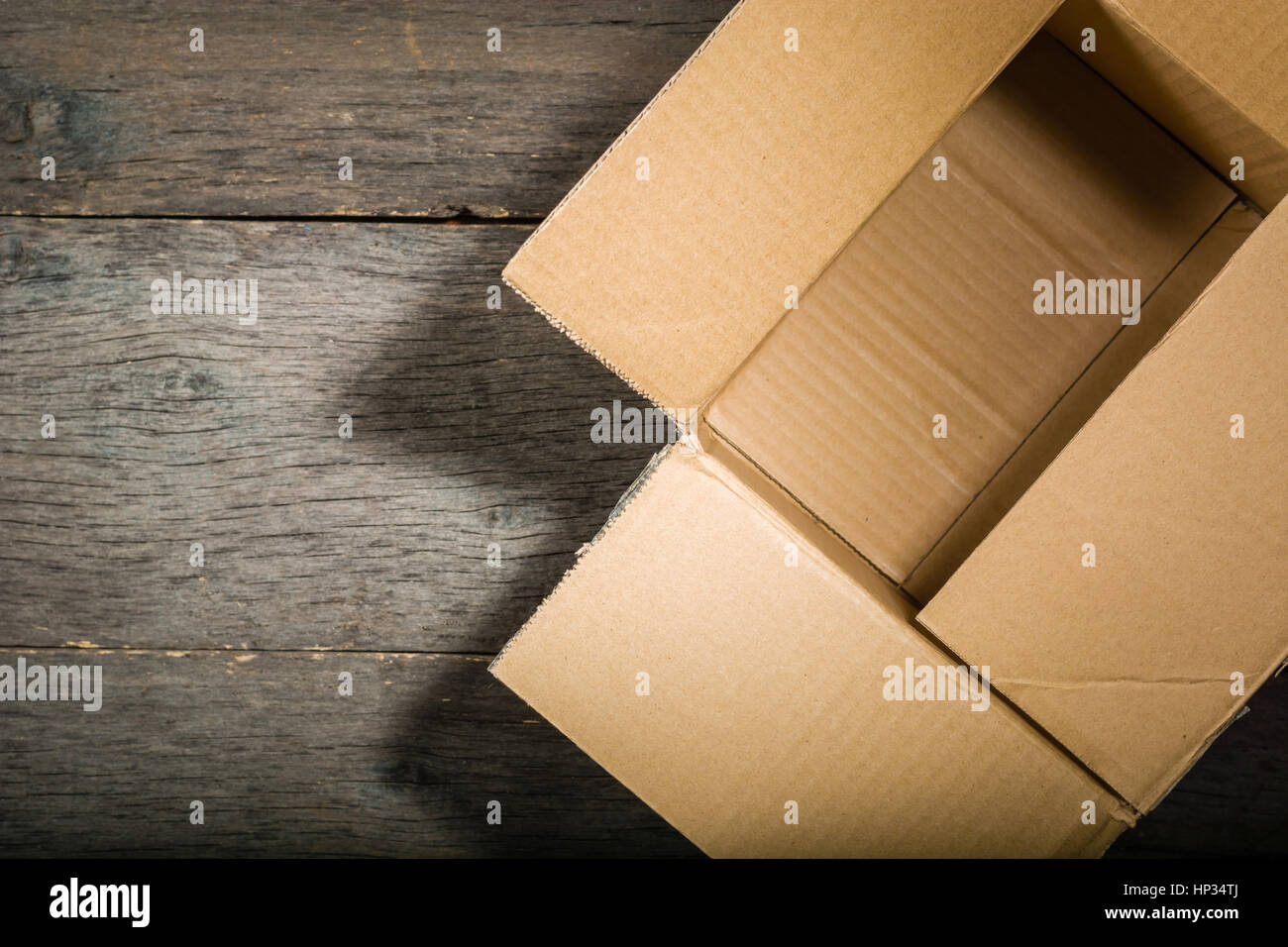 View from inside cardboard box hi-res stock photography and images - Alamy