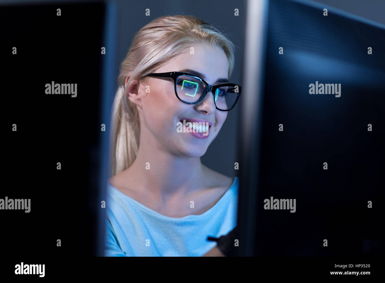 Female programmer hi-res stock photography and images - Alamy