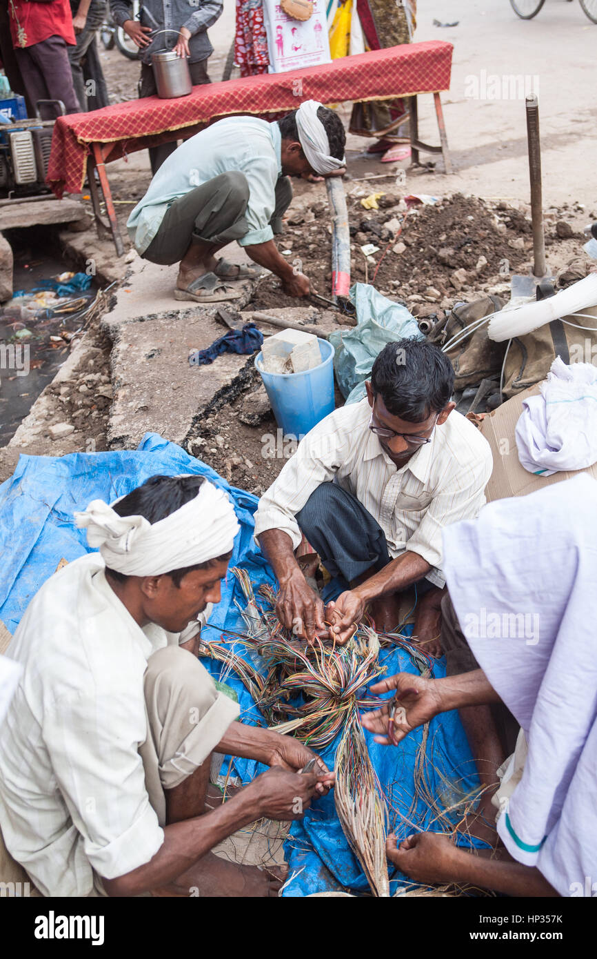 worker,workers,working,on,mass,of,telecommunication,phone,lines,wires ...