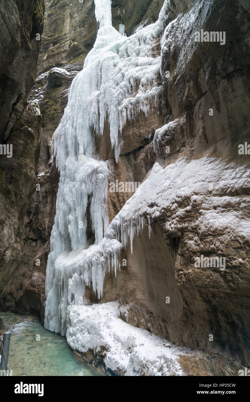 Winter in Gorge Partnachklamm in Garmisch-Partenkirchen, Bavaria ...