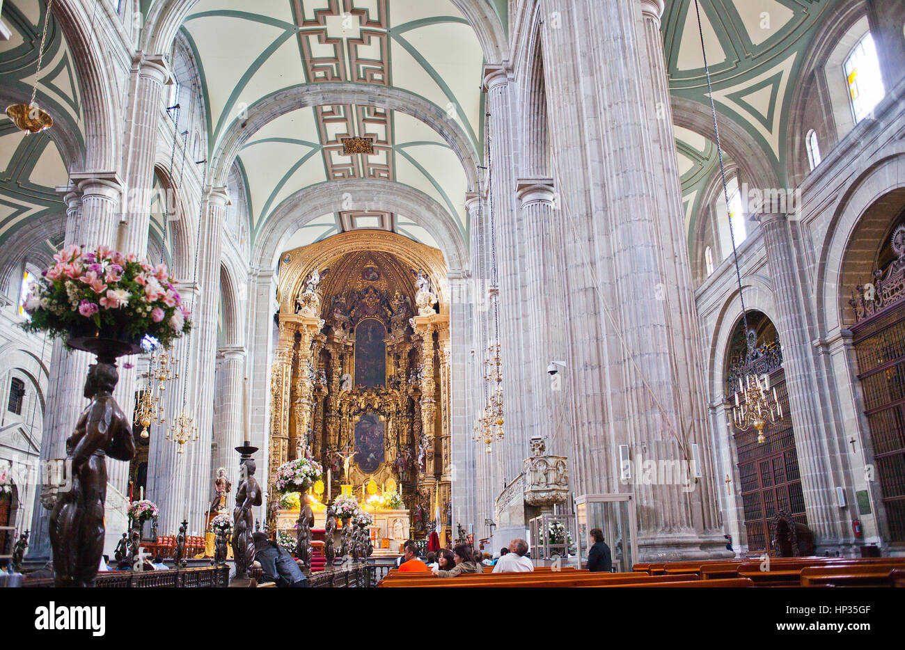 Inside the Metropolitan Cathedral, in Plaza de la Constitución, El ...