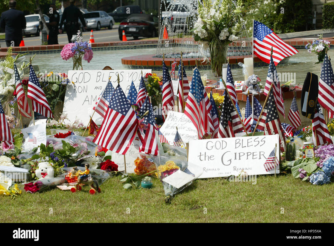 A makeshift memorial for the late President Ronald Reagan at a funeral ...