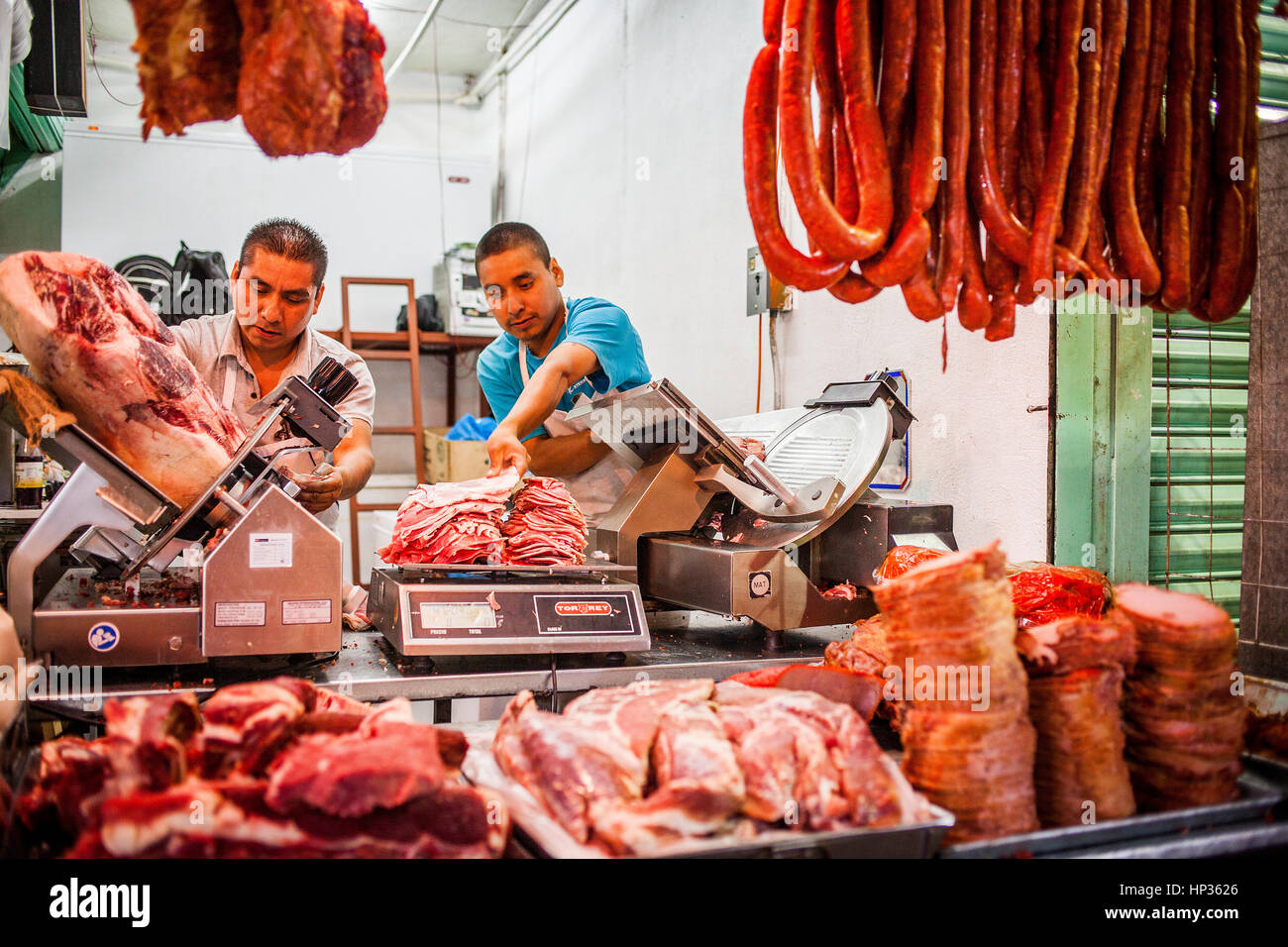 De la Merced market, Butcher, Mexico City, Mexico Stock Photo - Alamy