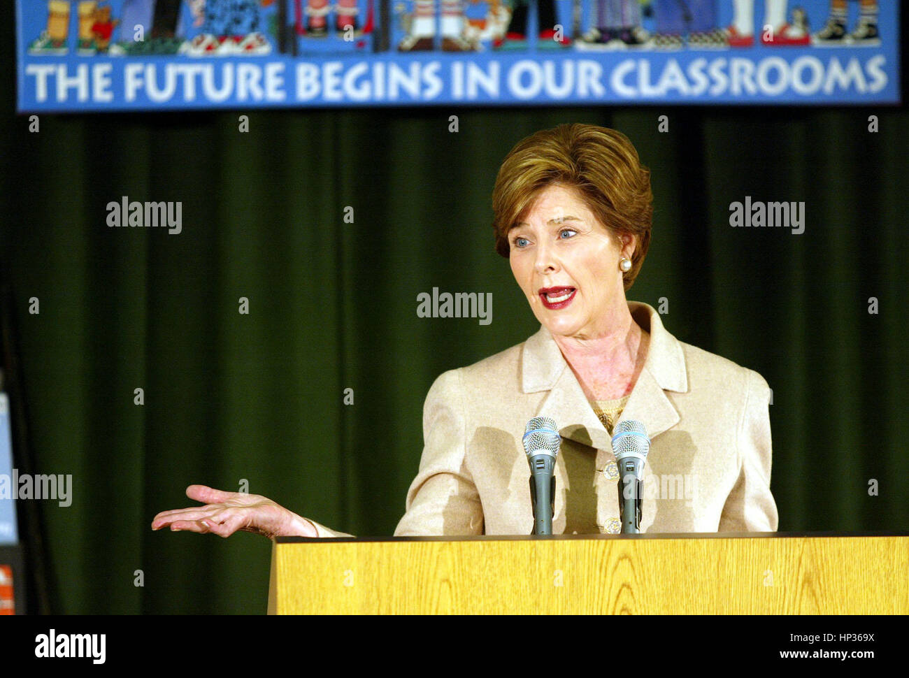First Lady Laura Bush talks to the media at the Limerick Elementary ...