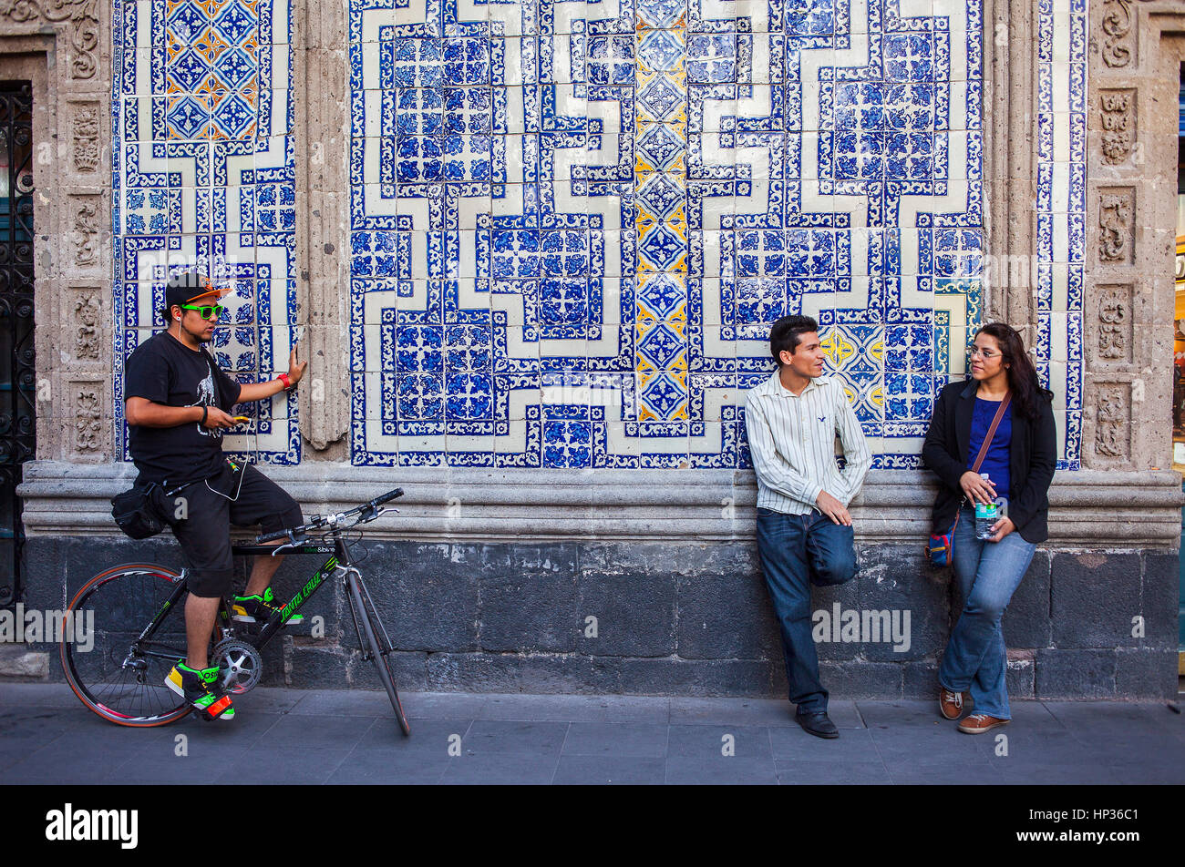 Street scene, Facade of Casa de los Azulejos (House of Tiles), Mexico ...