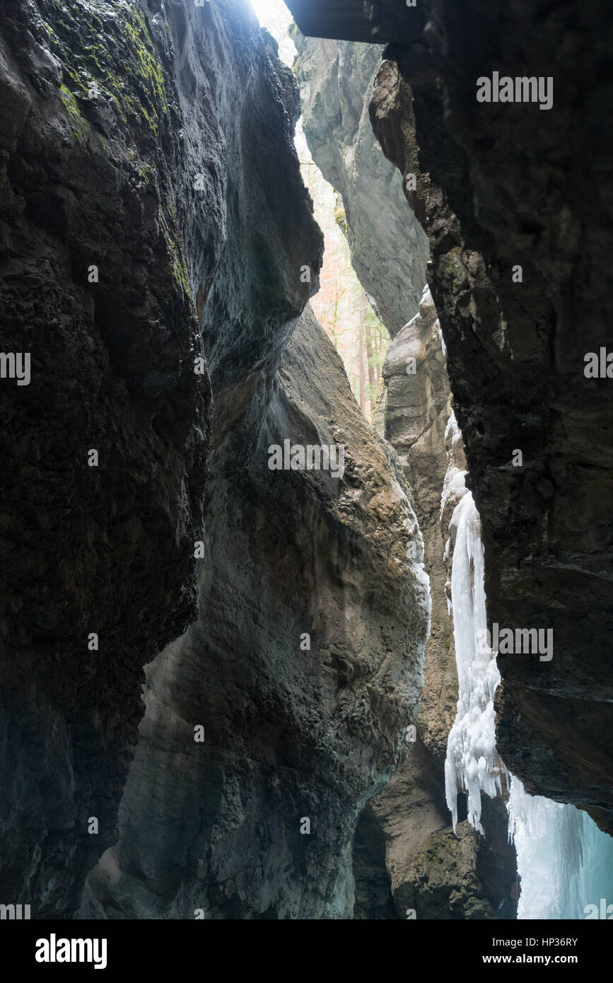 Winter in Gorge Partnachklamm in Garmisch-Partenkirchen, Bavaria ...