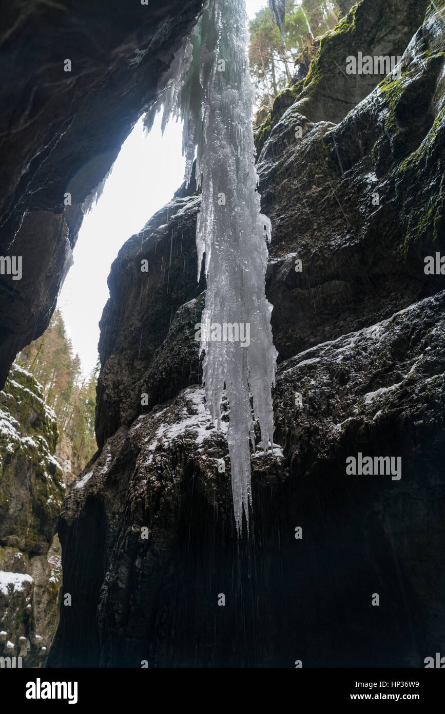 Winter in Gorge Partnachklamm in Garmisch-Partenkirchen, Bavaria ...