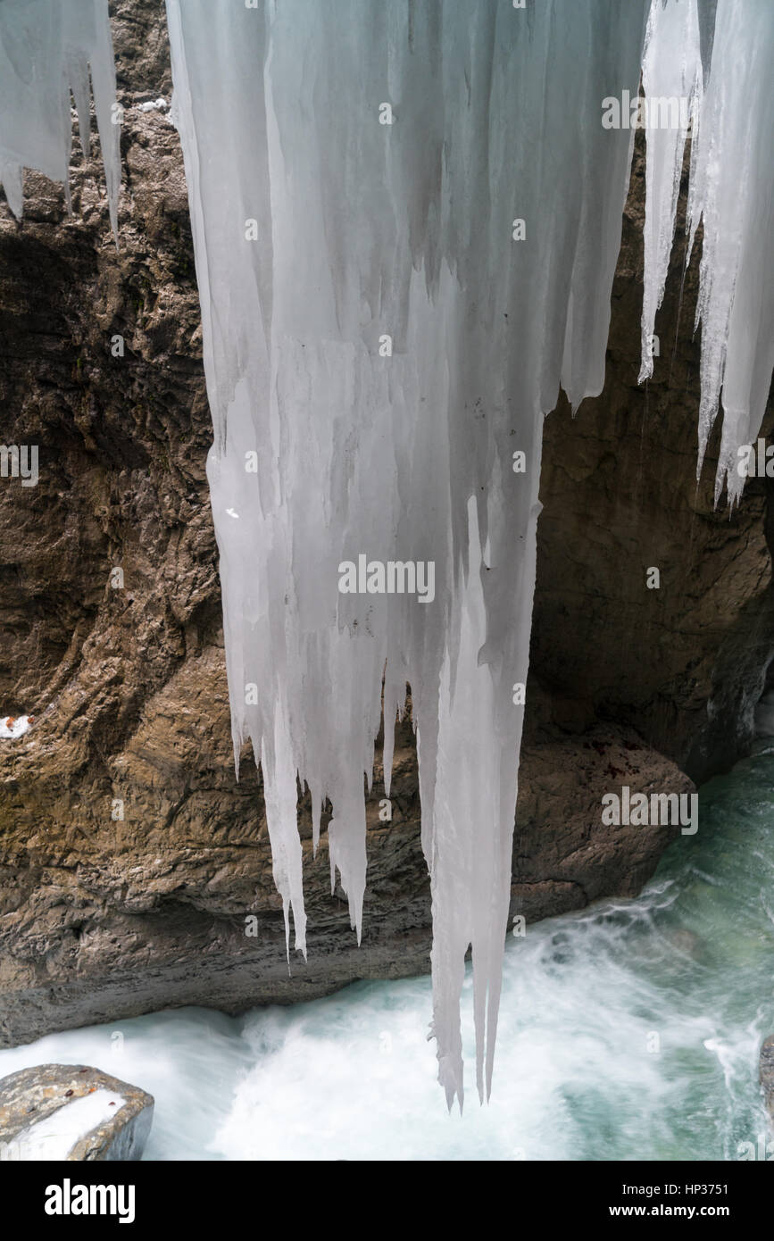Winter in Gorge Partnachklamm in Garmisch-Partenkirchen, Bavaria ...