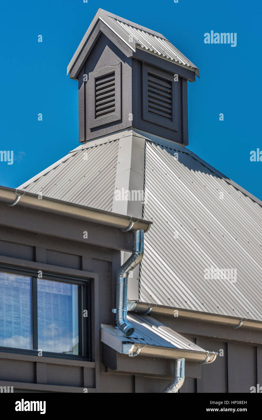 Barn cupola hi-res stock photography and images - Alamy