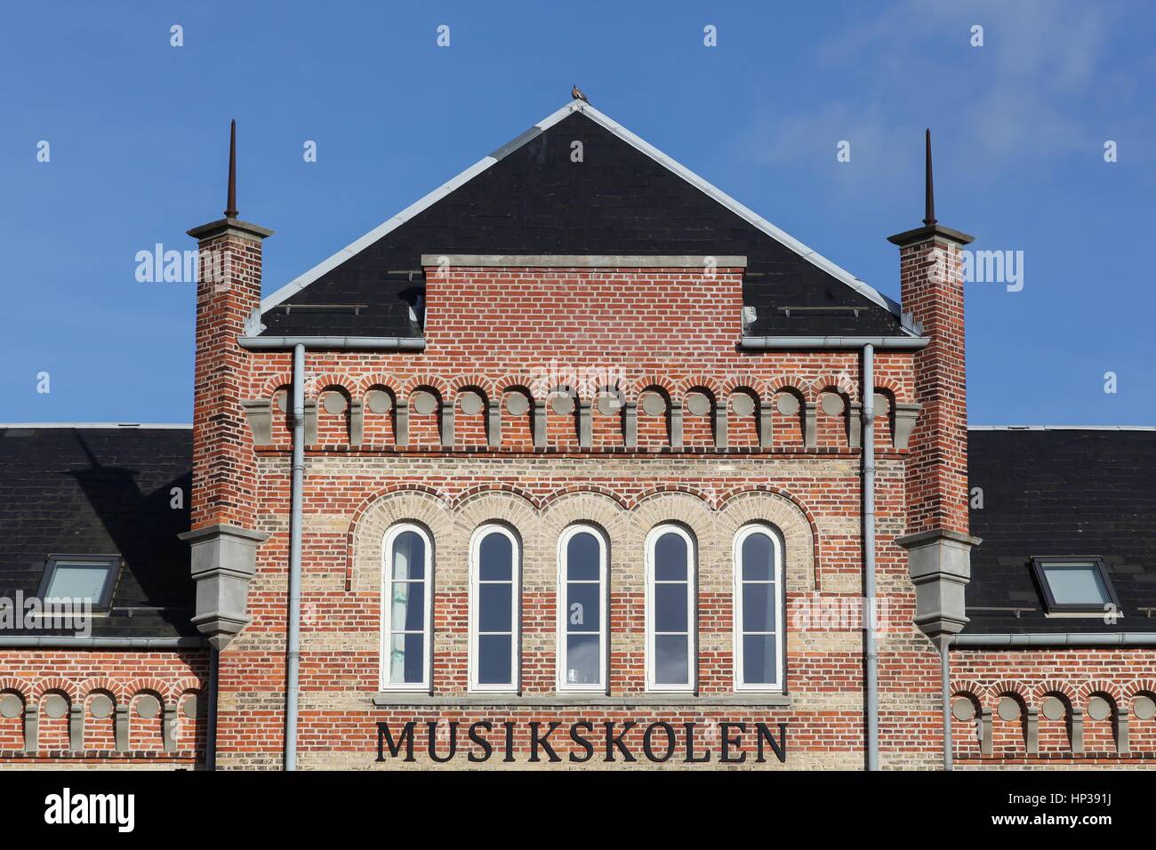 Musical notes building hi-res stock photography and images - Alamy