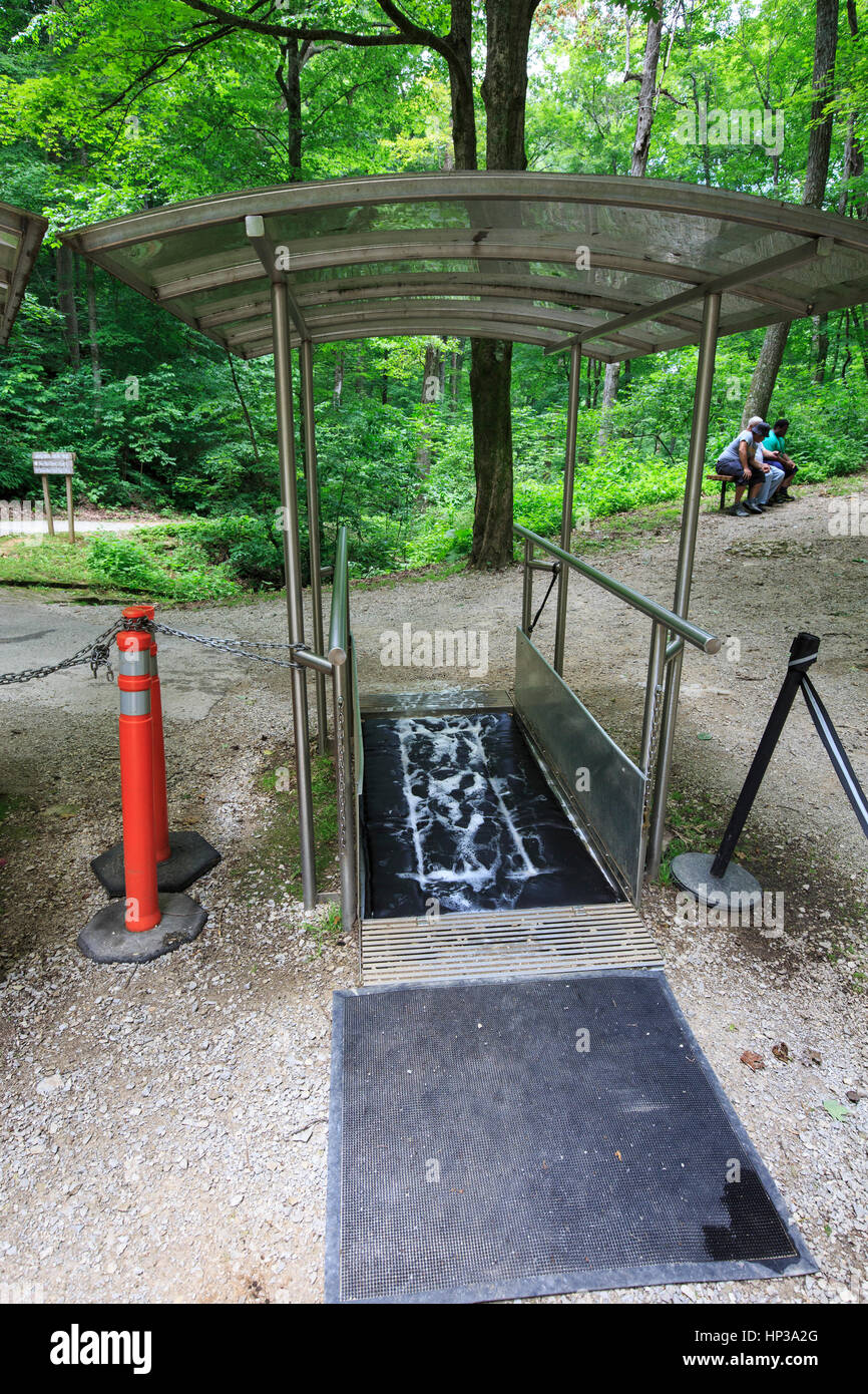 Shoe washing station hi-res stock photography and images - Alamy