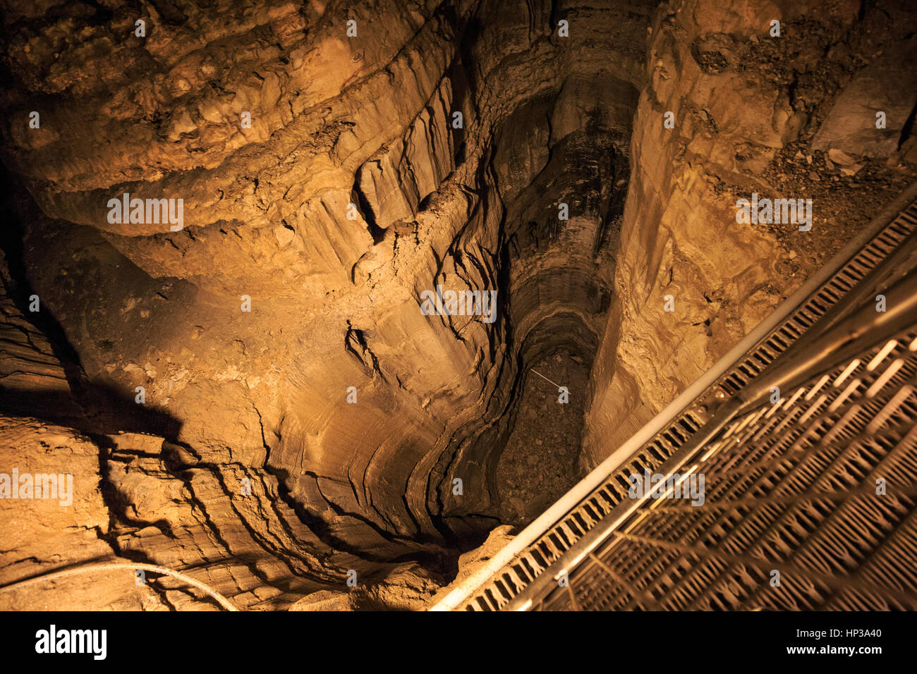 Underground walking underground cave tour at Mammoth Cave National Park ...