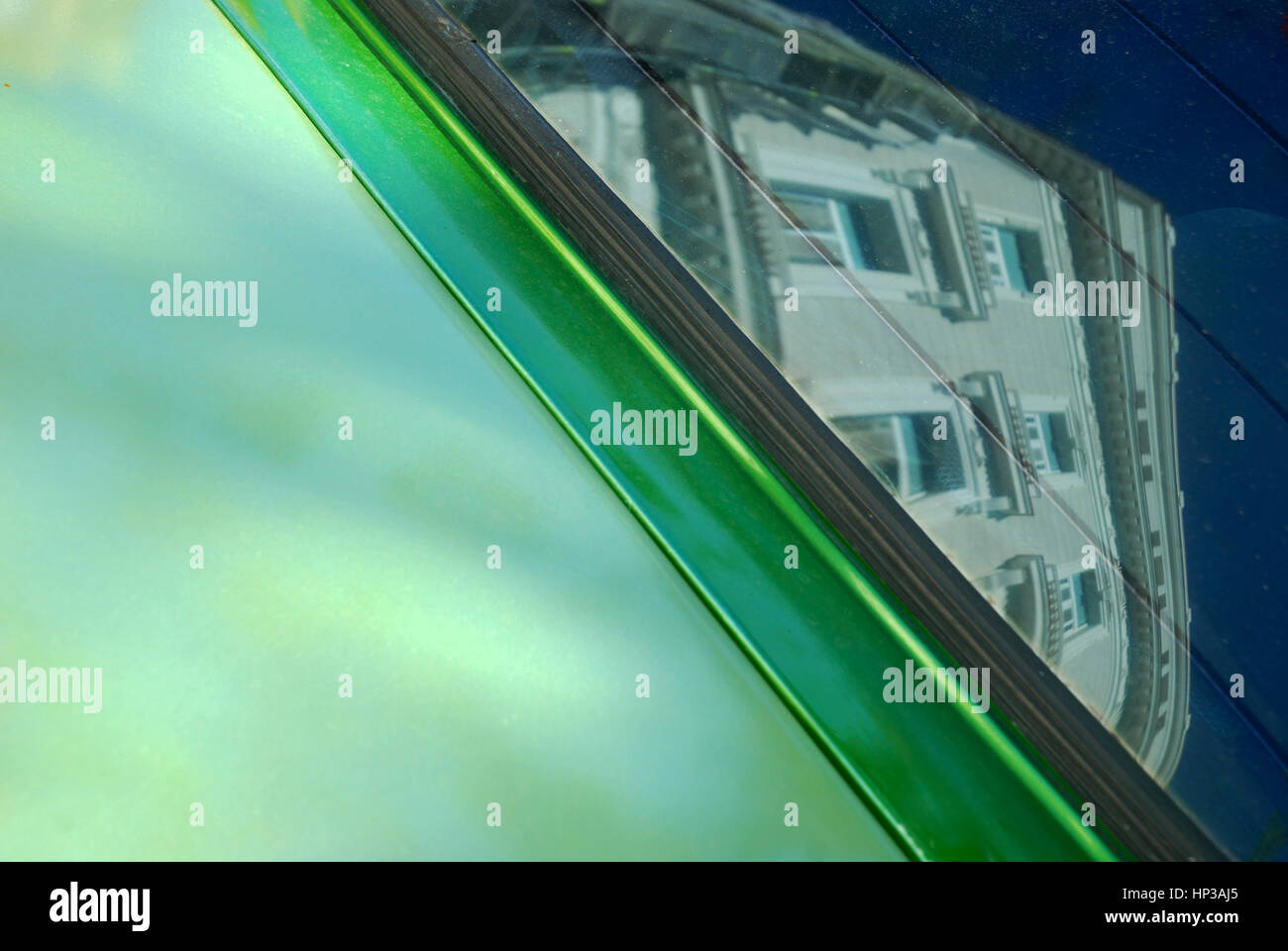 Reflection on a motorcar window hi-res stock photography and images - Alamy