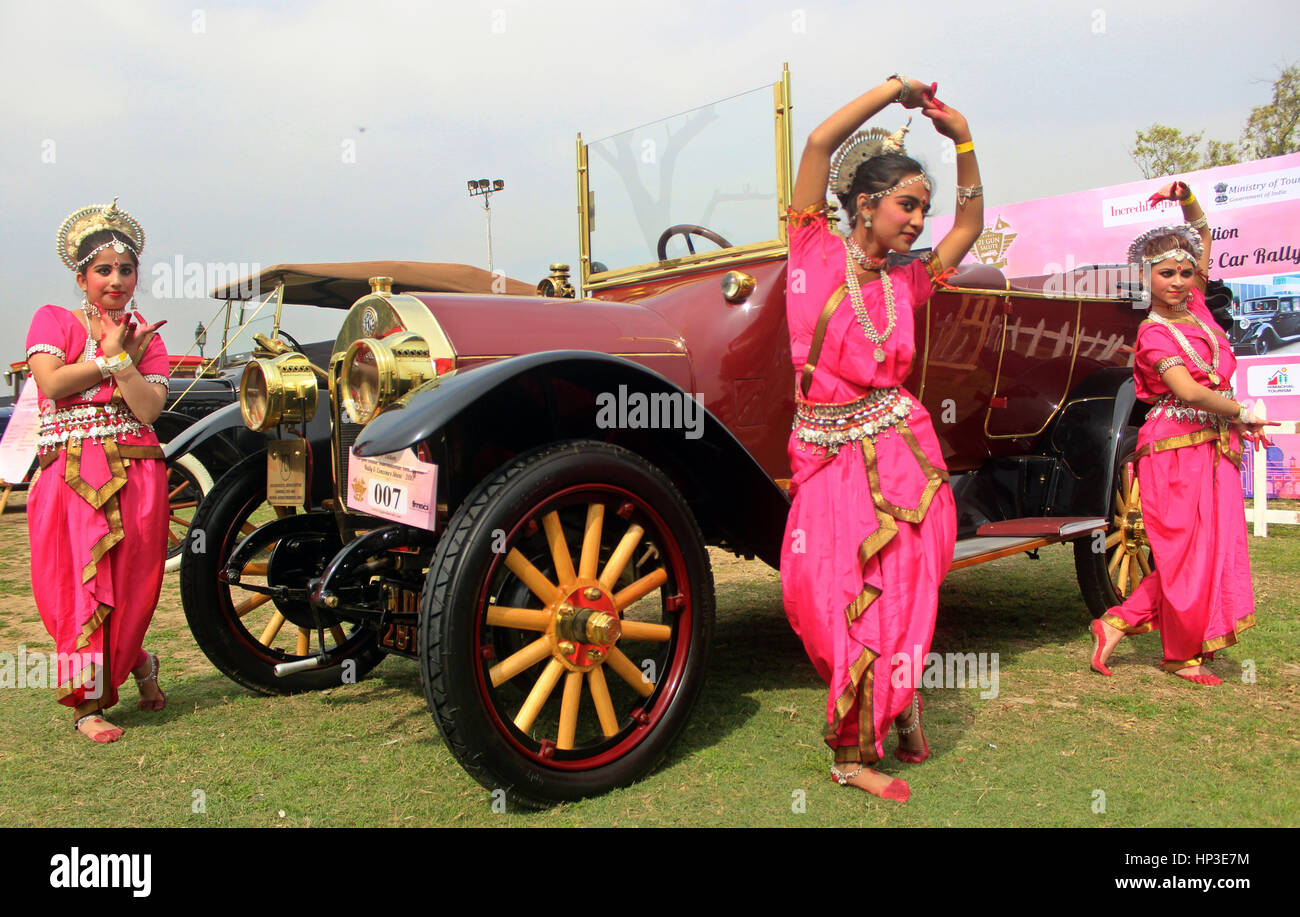 Delhi, India. 17th Feb, 2017. Folk artists poses in front of Vintage ...