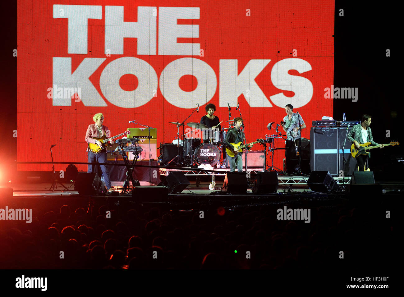 The kooks on stage hi-res stock photography and images - Alamy