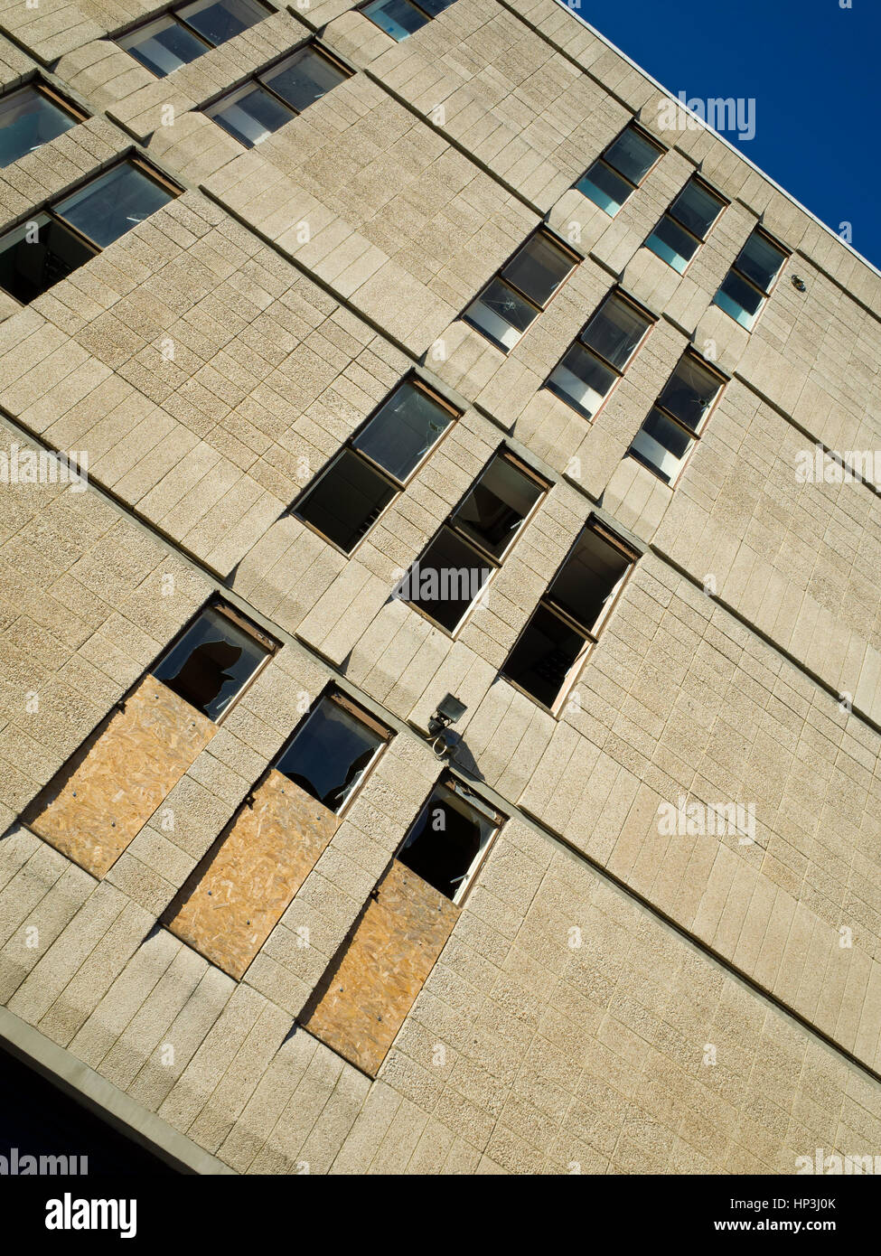 Smashed windows hi-res stock photography and images - Alamy