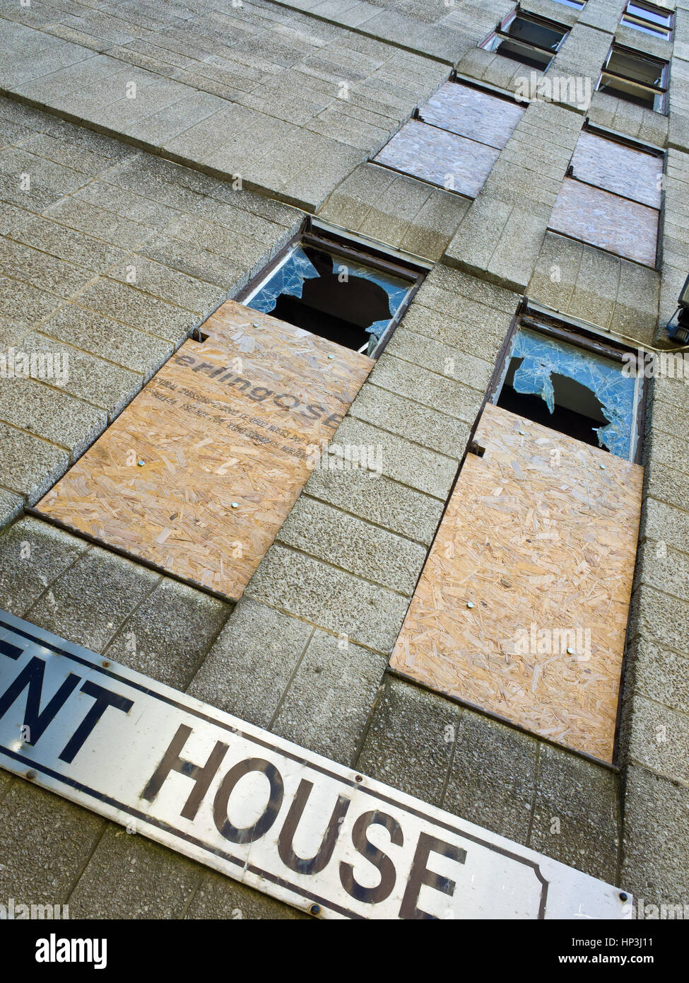 Smashed windows hi-res stock photography and images - Alamy
