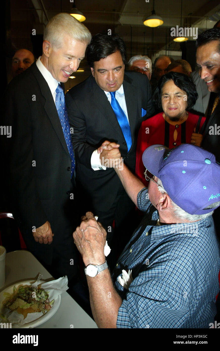 California Gov. Gray Davis, left, and New Mexico Gov. Bill Richardson ...