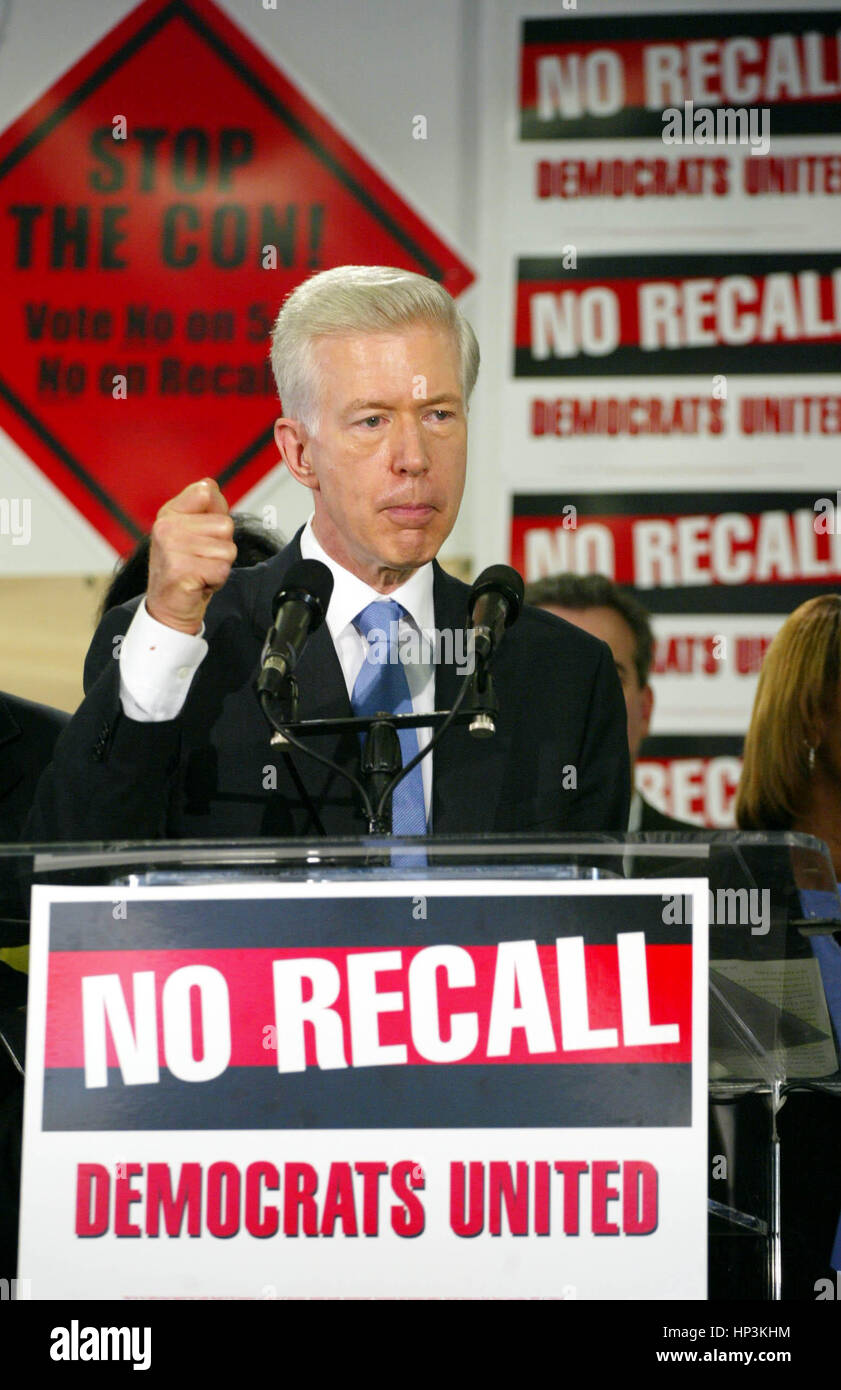 Recall election voter hi-res stock photography and images - Alamy