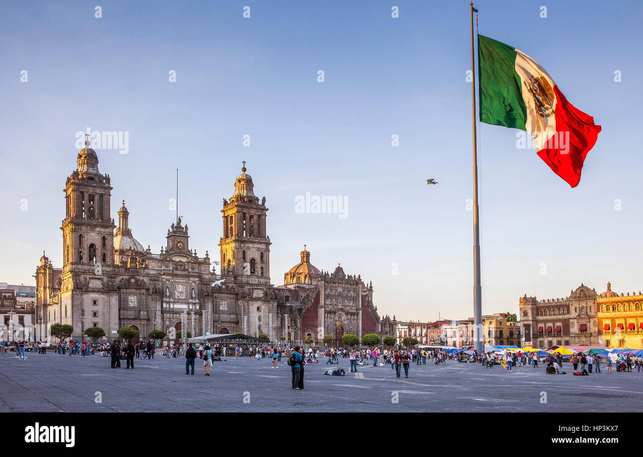The Metropolitan Cathedral, in Plaza de la Constitución, El Zocalo ...