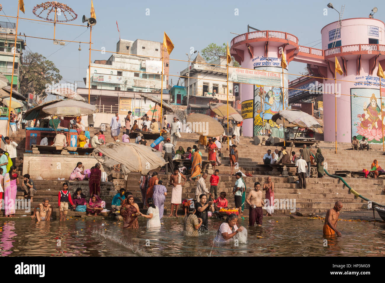 Bathing ghats hi-res stock photography and images - Alamy
