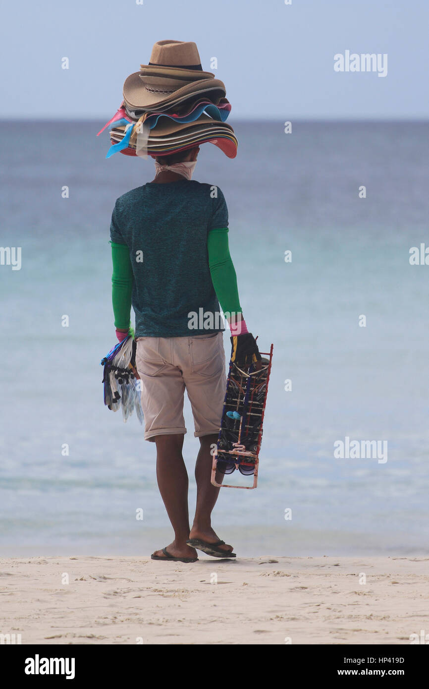 A hat vendor at Boracay island in the Philippines Stock Photo - Alamy