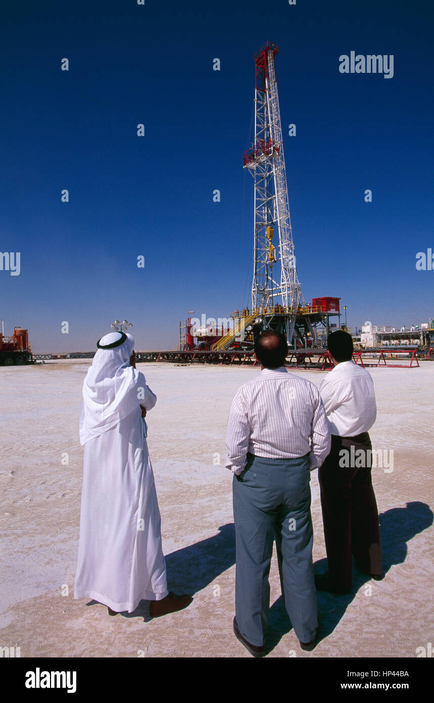 Aramco oil rig hi-res stock photography and images - Alamy